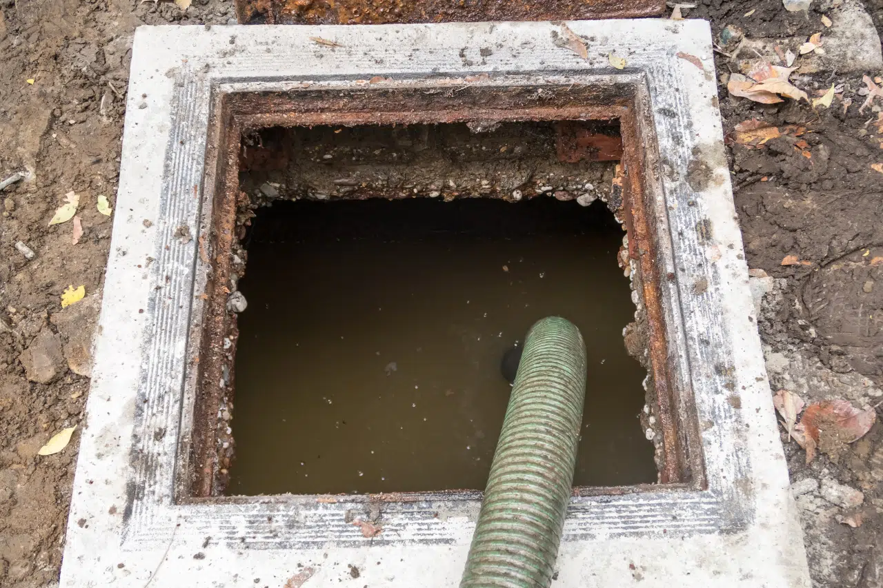 Pulizia Pozzi Neri: Servizio Professionale